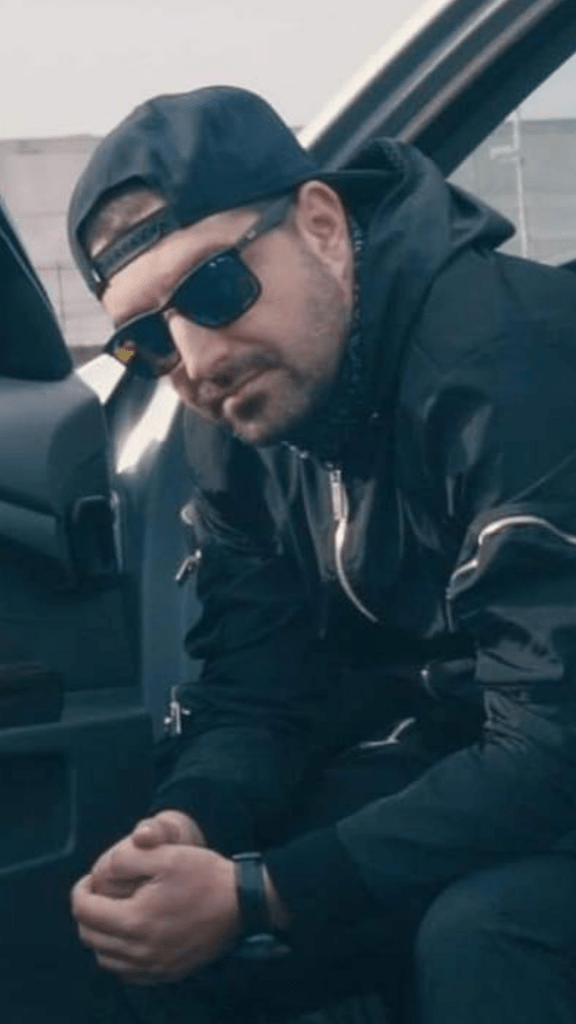 Alex Mills - Greet - Видео съобщения от известни личности